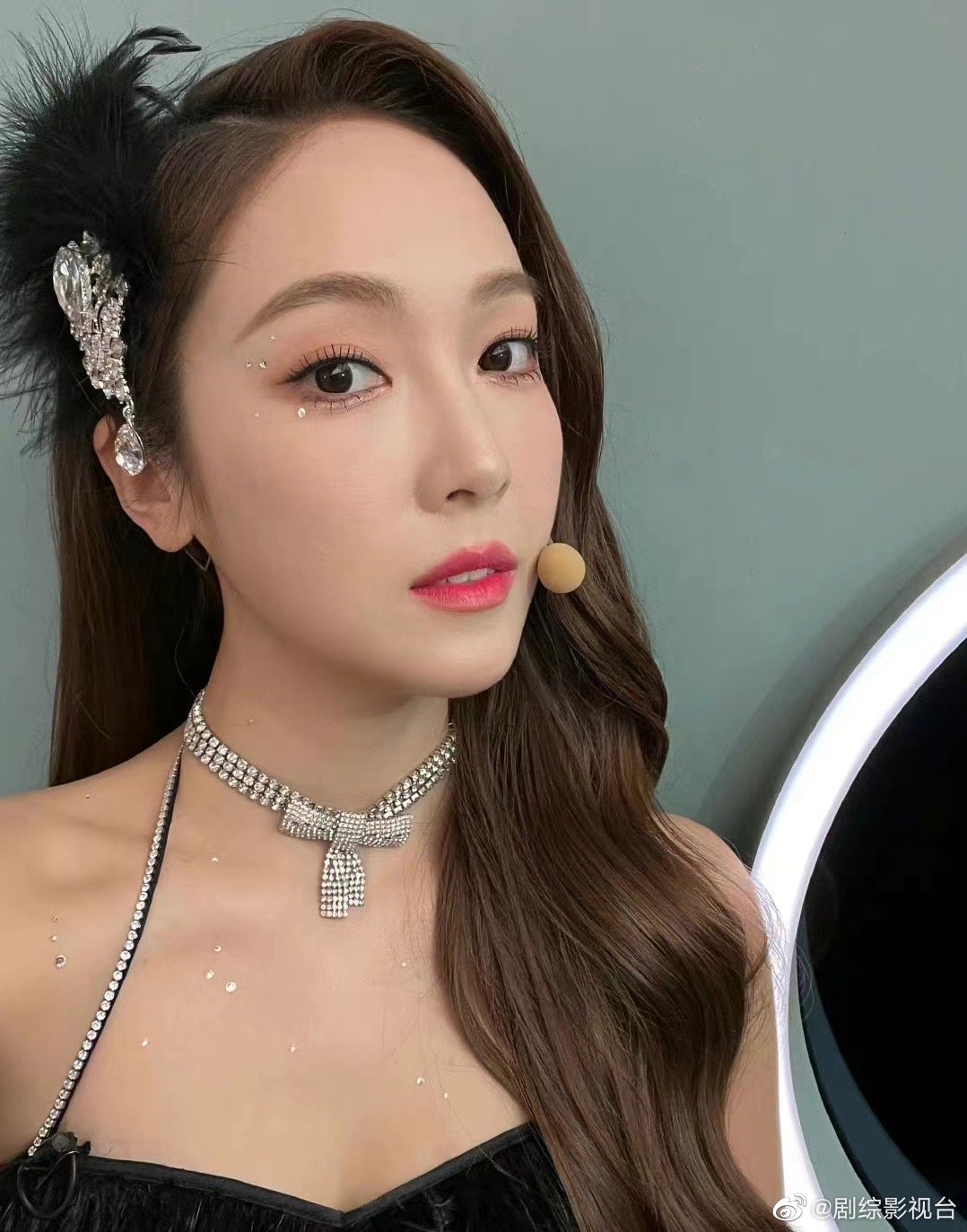 郑秀晶为了姐姐郑秀妍在《乘风破浪》成团夜打call