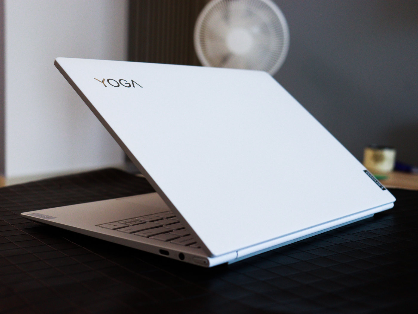 YOGA Pro 13s Carbon 2021：鱼和熊掌可以兼得__财经头条