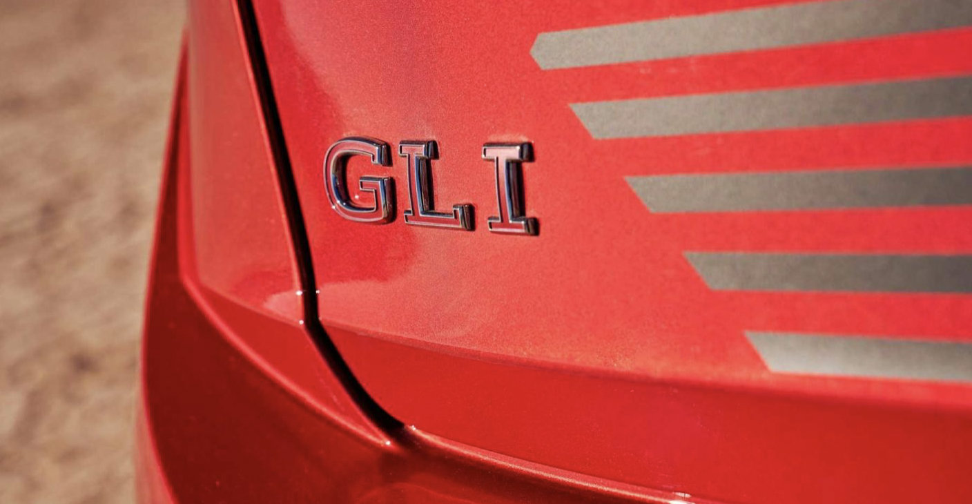 日前大众正式发布了Jetta GLI Performance Concept官图