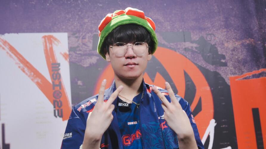 尺帝点评Knight和Chovy，两人有一点不同，跟他打更轻松|打更|战队|两人_新浪新闻