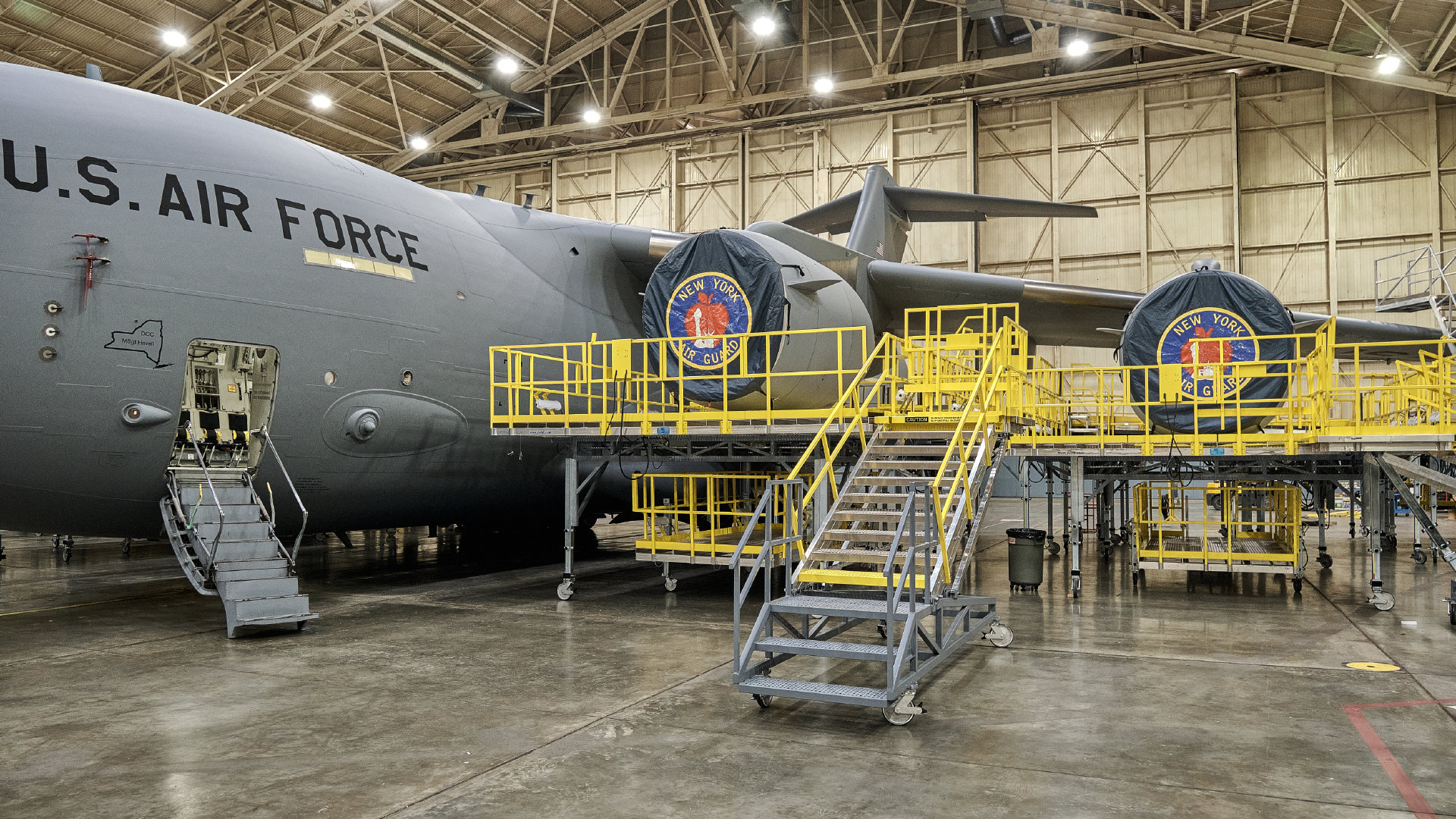 纽约空军国民警卫队管理着(CVI)制造的最先进的C-17维修平台