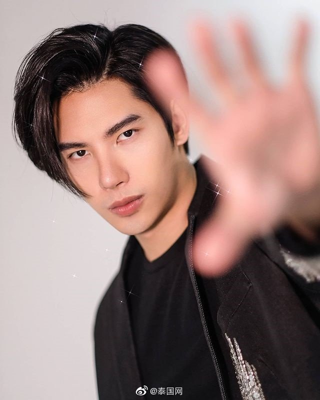 泰星Max承认与Mook恋情，去年年底开始交往！