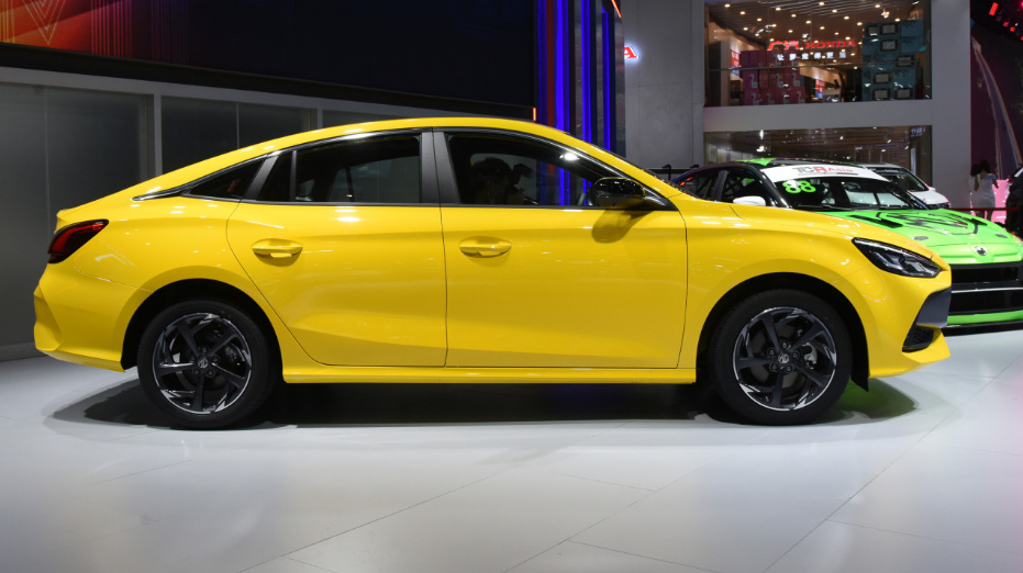 外观运动的务实派，新款名爵5配置小提升，是否值得买？-新浪汽车