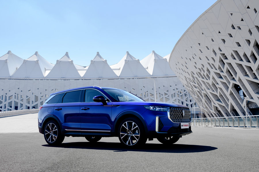 售价19.19万元，配2.0T+6AT动力组合，奔腾T99机长版正式上市-新浪汽车