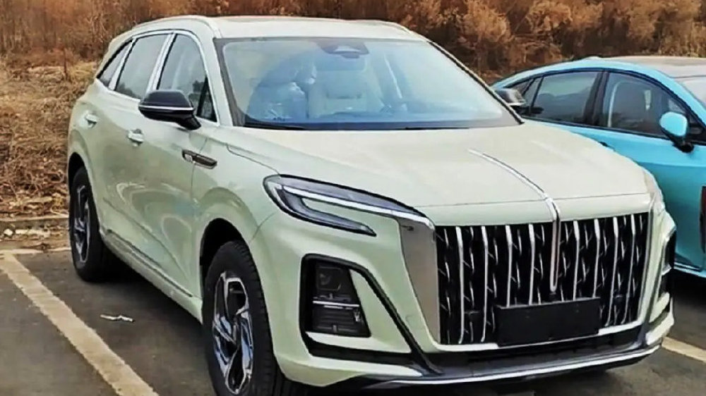 全新红旗HS3实车曝光，外观很霸气，两种动力，又要成爆款了？-新浪汽车