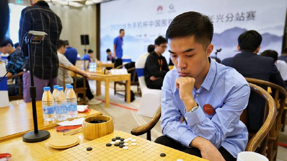 8月21日应氏杯决赛 申真谞罕见为自己打气 谢科要扮猪吃老虎?|谢科|应氏杯|柯洁_新浪新闻