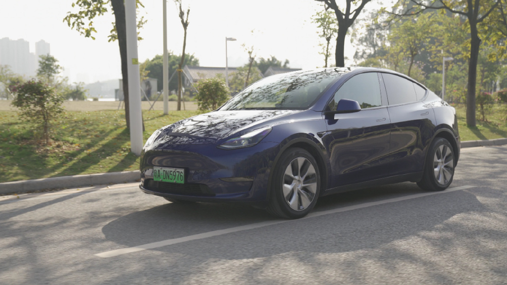 特斯拉“投资者日”没有HW4.0，现款Model Y/3却更值得买了？__财经头条