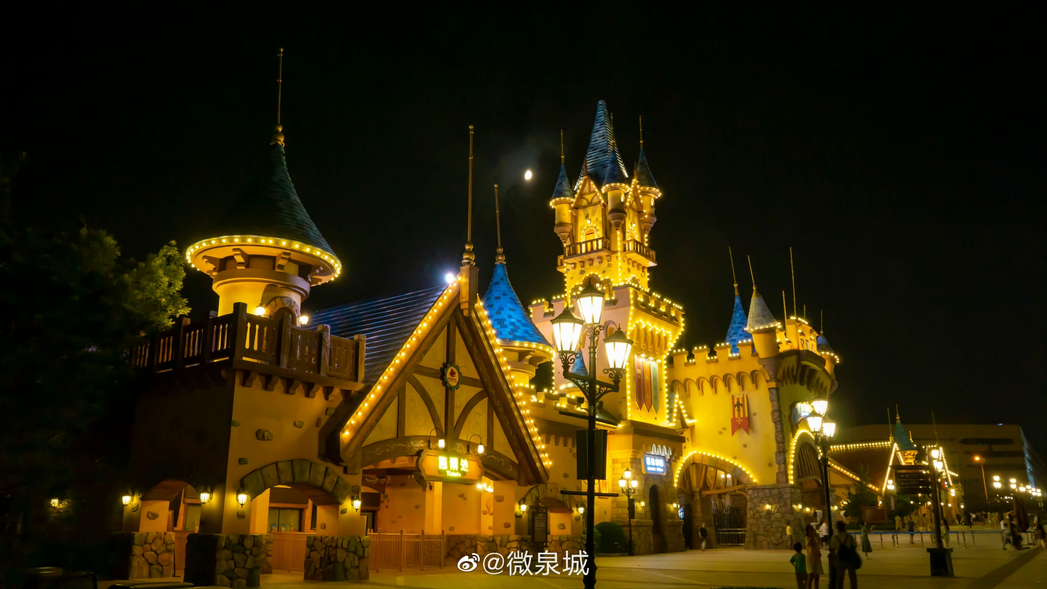 夜晚的济南融创乐园__财经头条