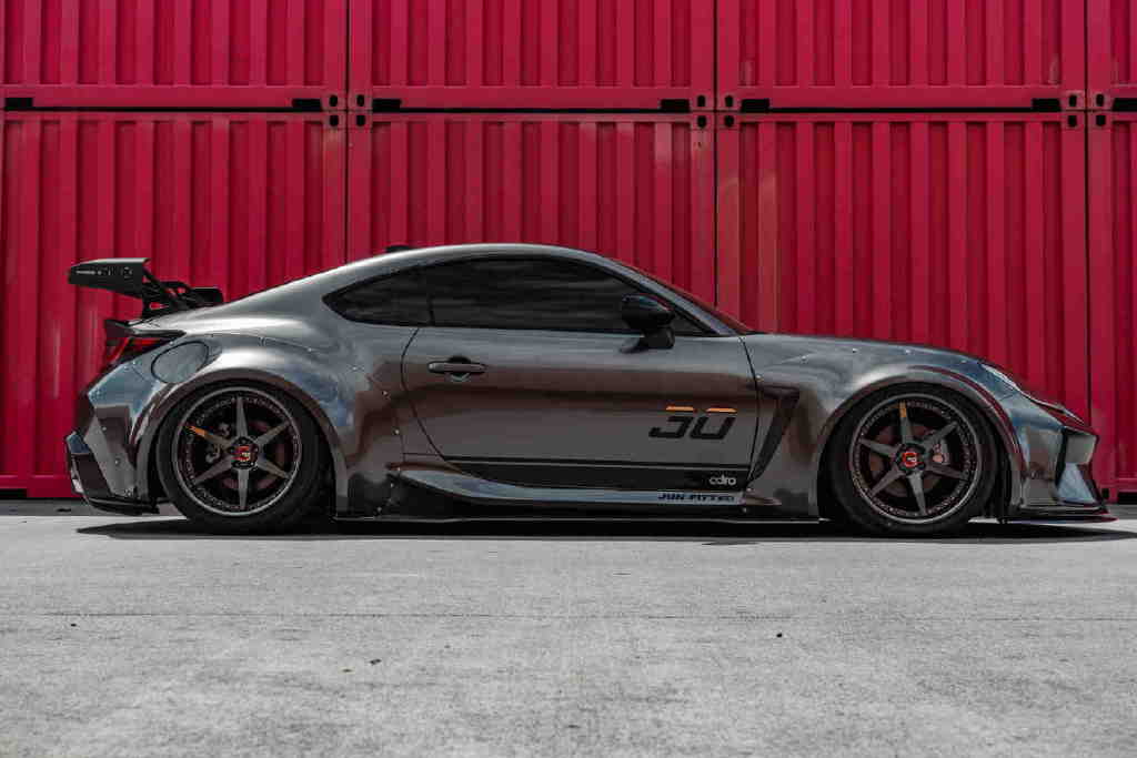 韩国设计师纯手工打造！丰田GR86 ADRO宽体套件改装版-新浪汽车