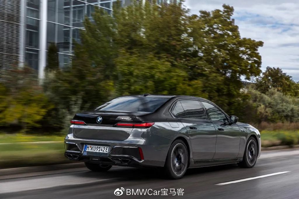 全新宝马7系最强车型M760Le、i7 M70L确认进入中国市场-新浪汽车