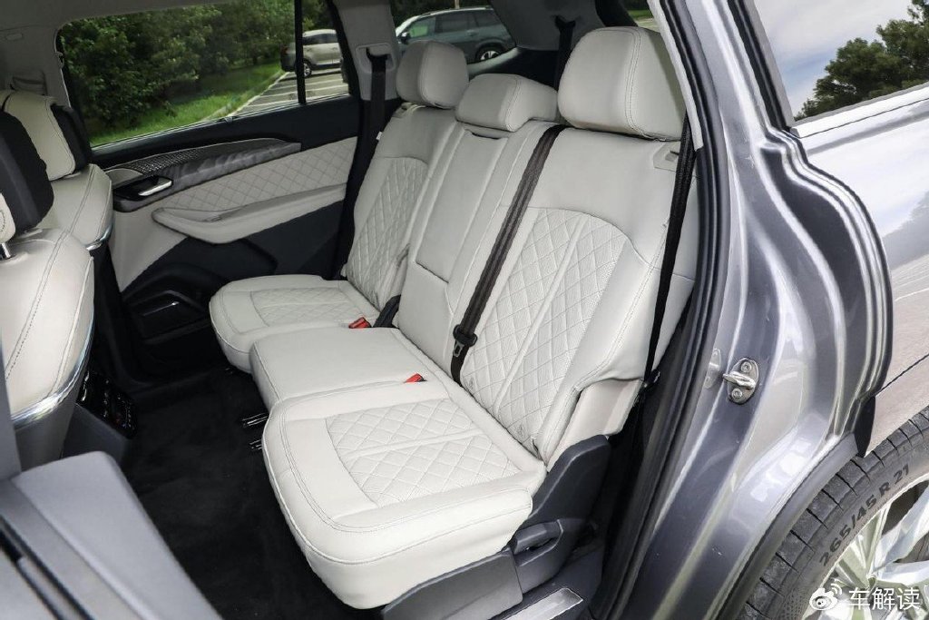 相同预算，可买奔驰中型SUV、奥迪中大型SUV，GLC与Q6你选谁？-新浪汽车