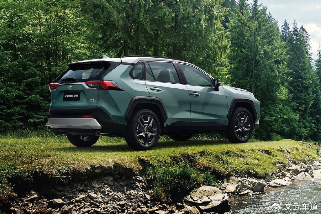 致敬越野传奇，新RAV4荣放陪你野性出发-新浪汽车