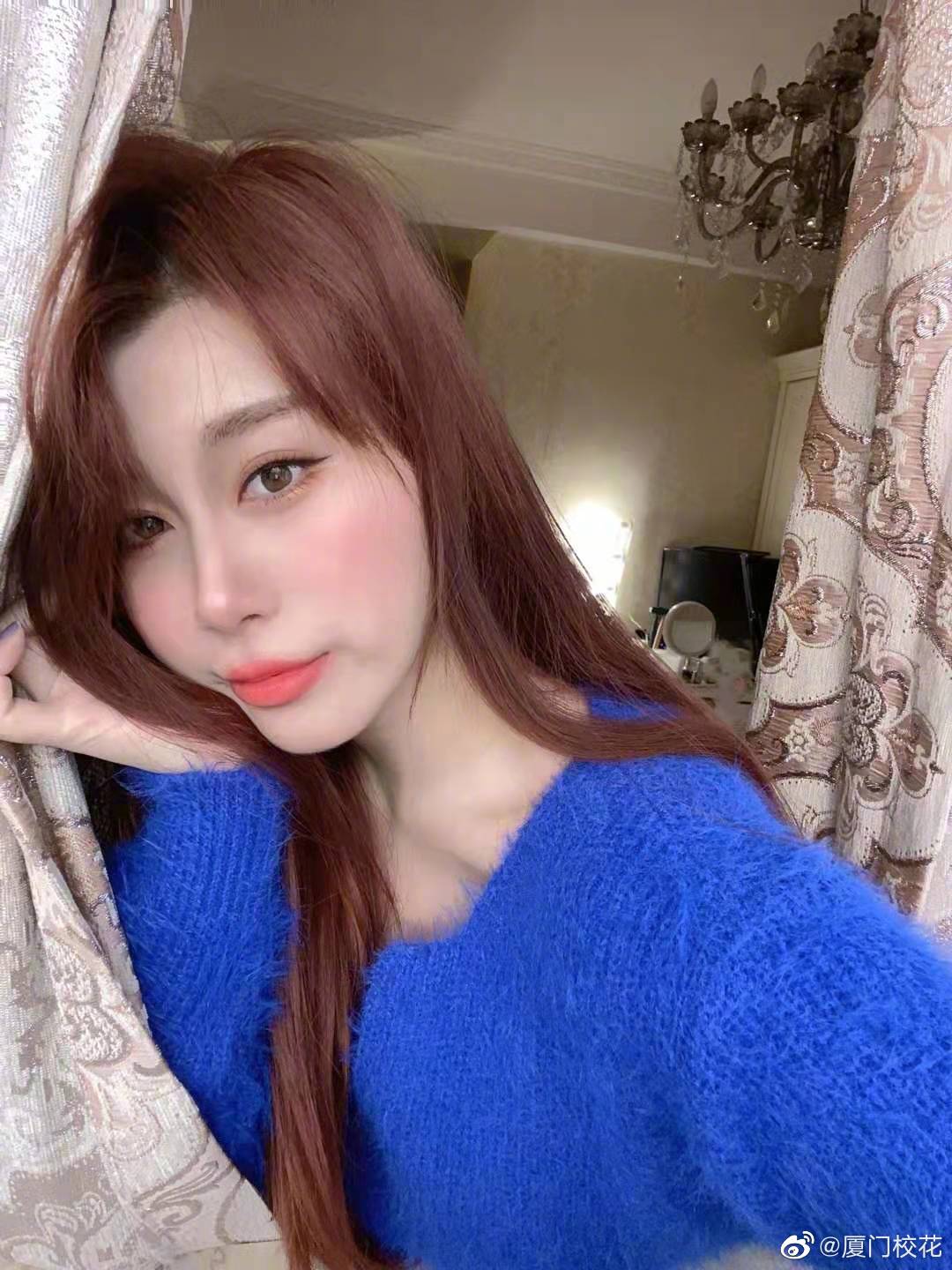 她叫张津 ，96年，毕业于集美大学 ，身高163cm，狮子座……