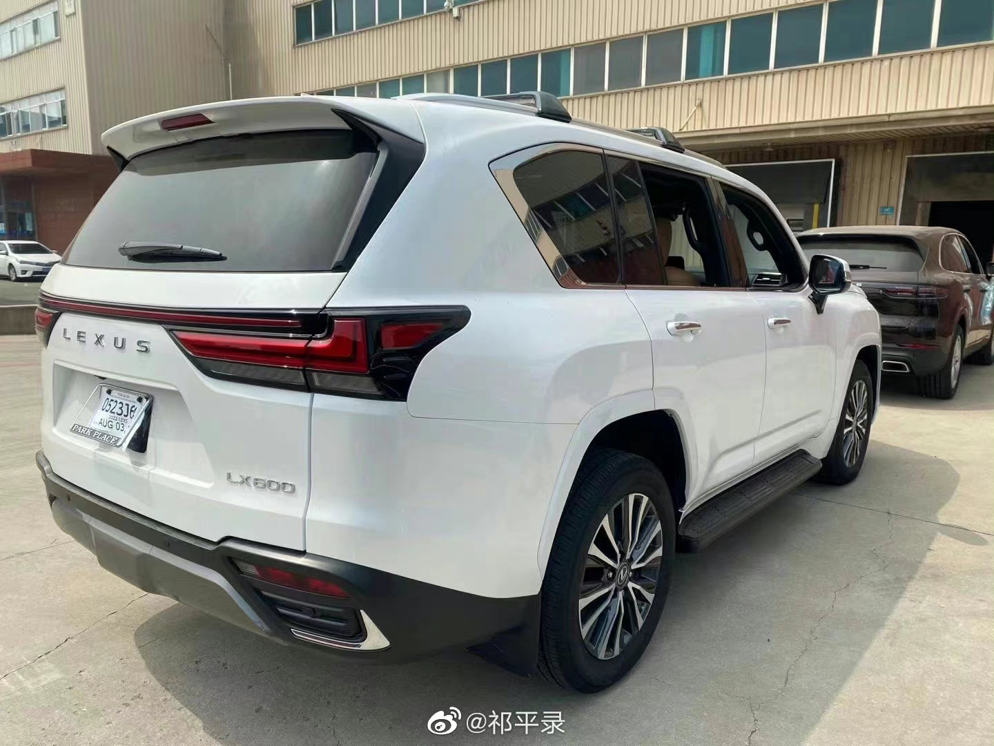 22款雷克萨斯LX600 运动版 整车配置：底升马克莱文森25扬声器……__财经头条