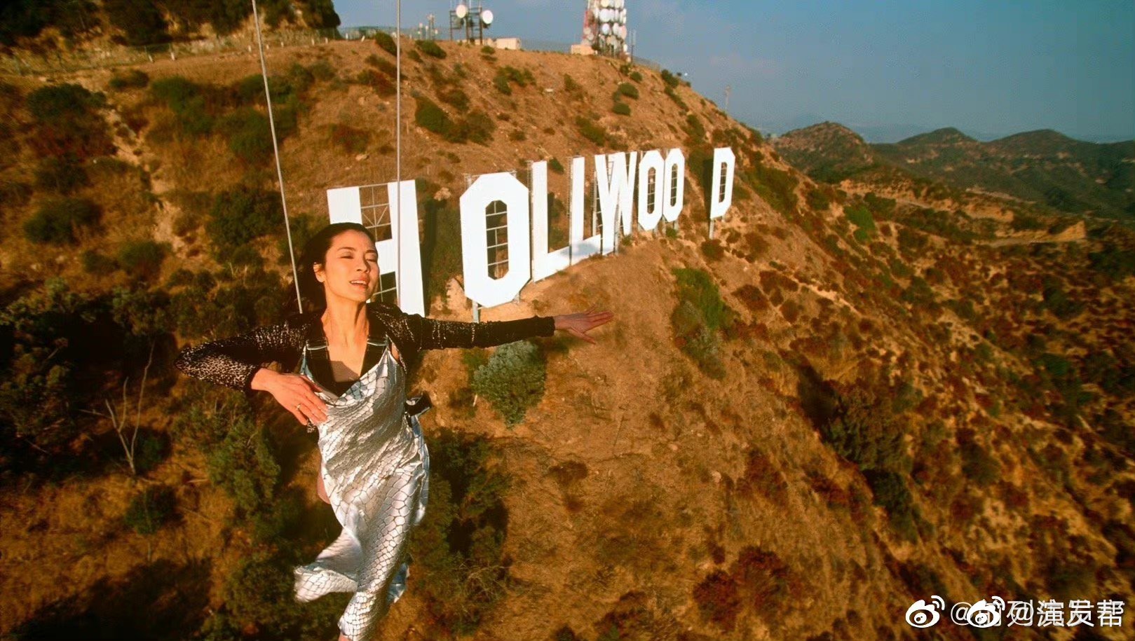 60岁的杨紫琼金球奖获奖slay全场……__财经头条