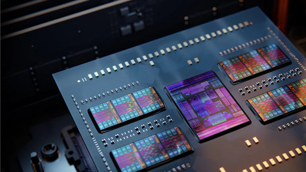 128核心256线程谁敢一战！AMD正式发布Zen4c EPYC：竞品没发布就输了|热设计|缓存|性能_新浪新闻