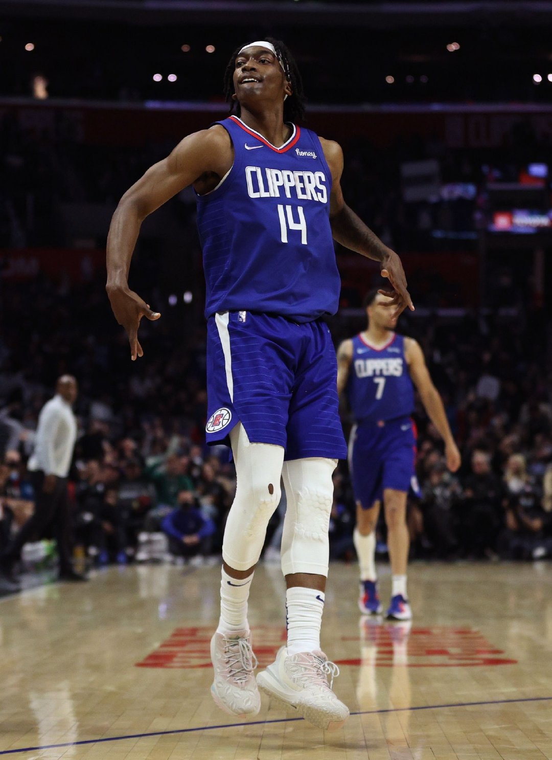 Terance Mann 作为本赛季安踏篮球新签下的新锐球员……__财经头条