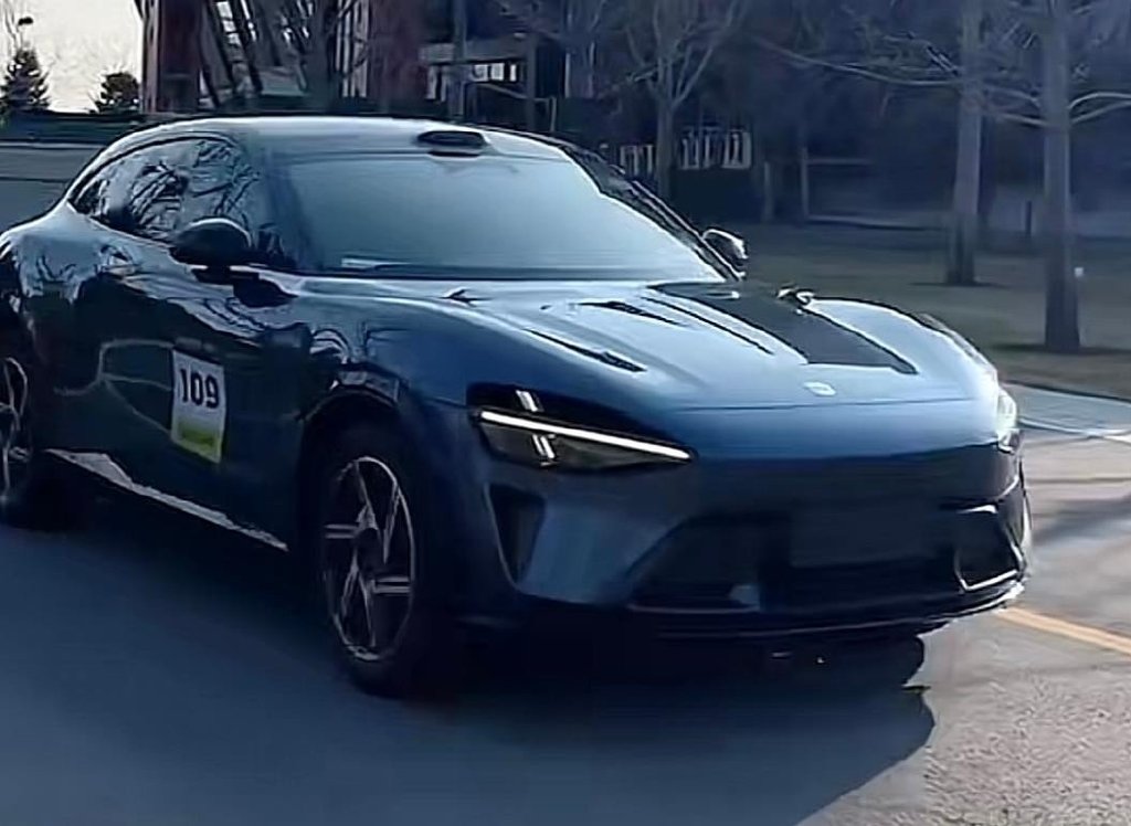 双电机+激光雷达！小米YU7实车曝光 竞品锁定特斯拉Model Y-新浪汽车