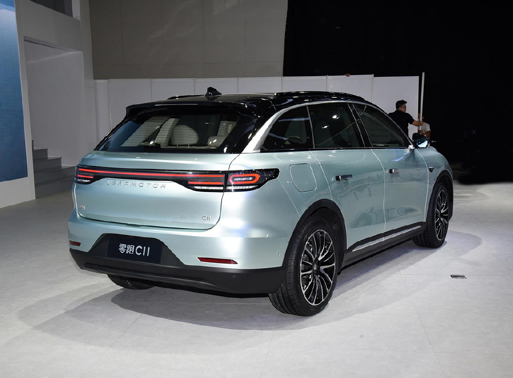 20万买纯电智能SUV 极狐阿尔法T5和零跑C11怎么选？-新浪汽车
