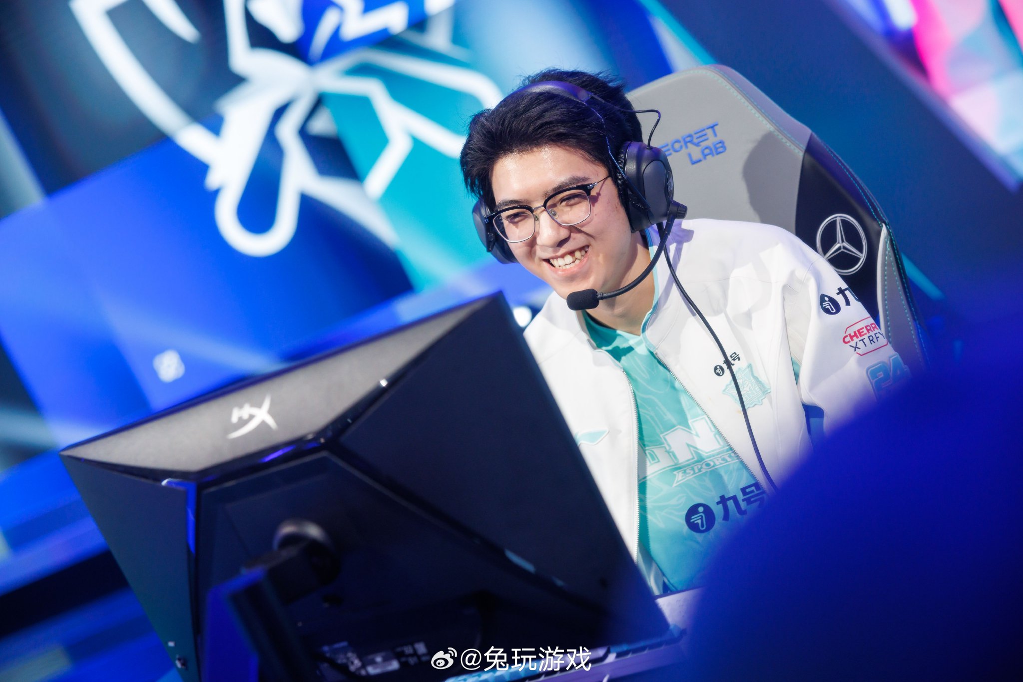 LNG晋级S14八强 DAY3|晋级_新浪新闻