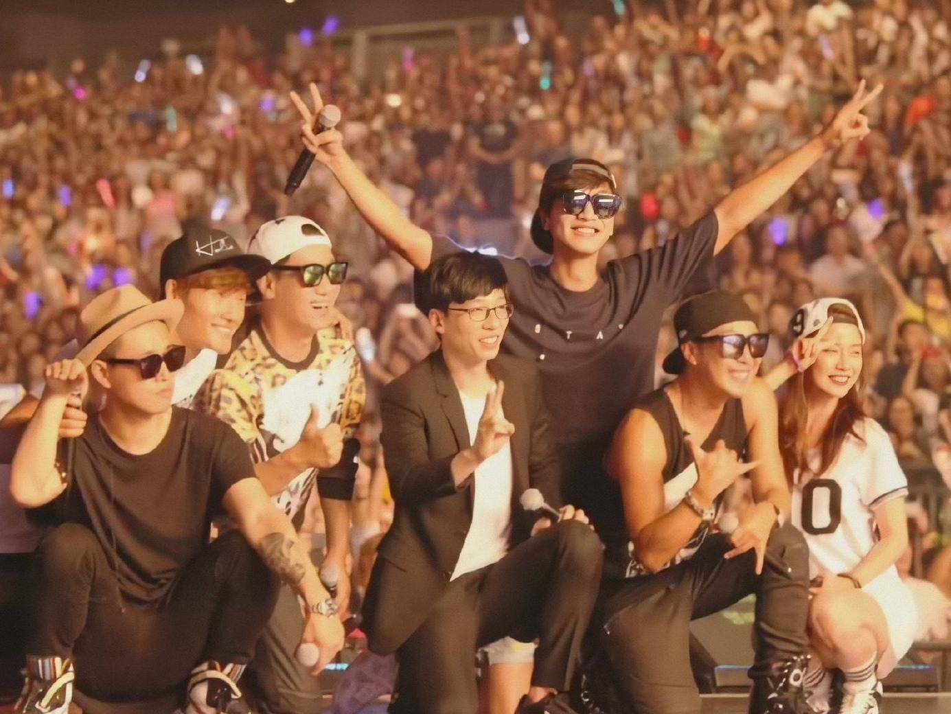 《Running Man》风波背后：开FM，卖版权，他们在中国疯狂捞金|RM|节目组|粉丝_新浪新闻