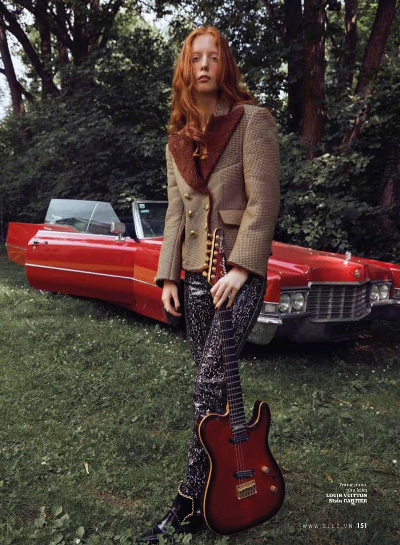 乌克兰超模 Laura Roth登上《ELLE》越南版2020年11月号封面