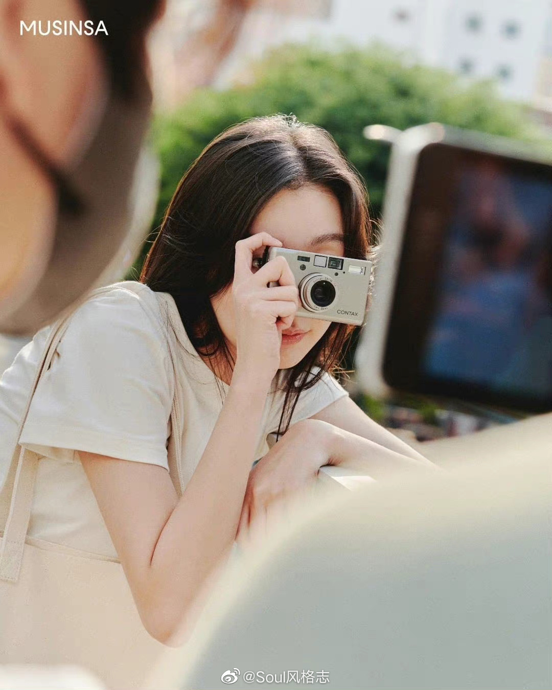 金多美为Musinsa拍摄的MV花絮图 悠闲惬意的舒适时光……__财经头条