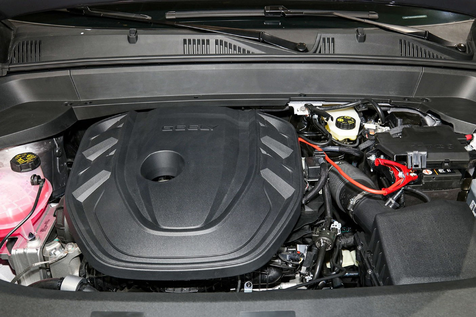 20万预算，均搭载2.0T发动机，吉利星越L和长安UNI-K怎么选？-新浪汽车