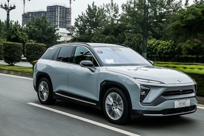 价格下探竞争力如何？对比蔚来ES6和智己LS7显成色-新浪汽车