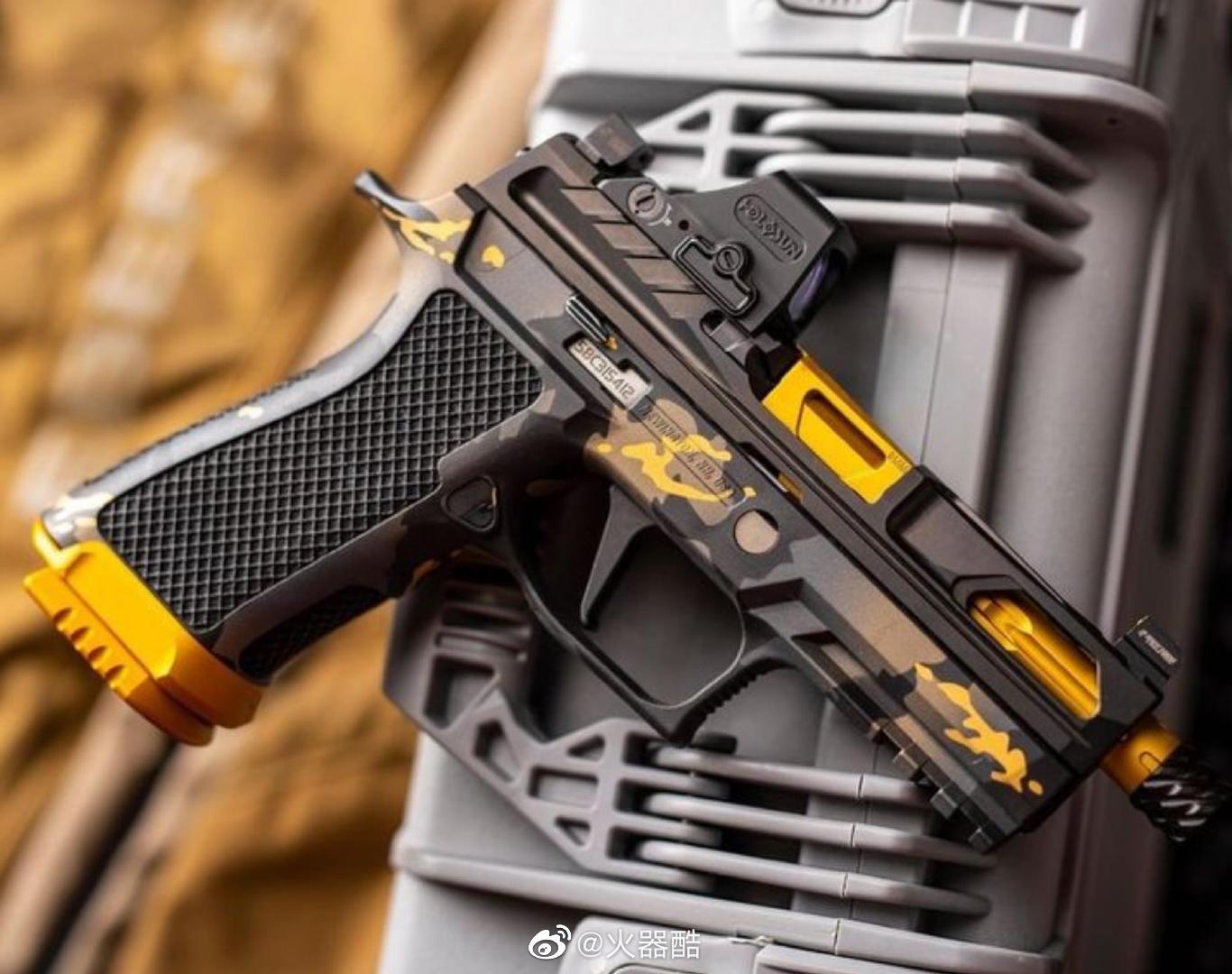 加载了Killer Innovations公司配件的手枪美图欣赏__财经头条