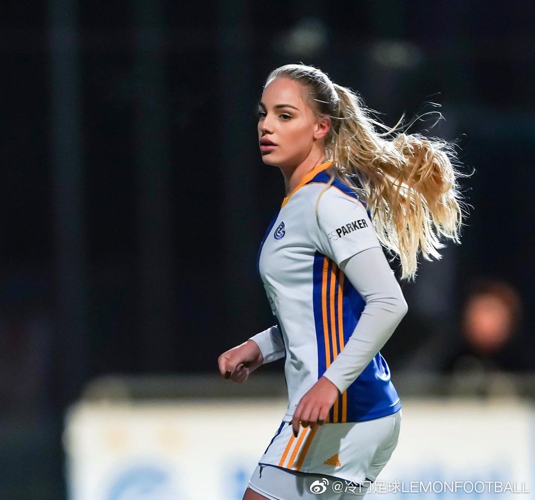 瑞士丨草蜢女足队员，克罗地亚美女Ana Markovic__财经头条