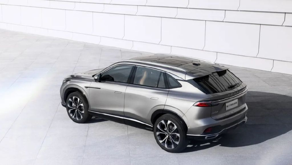 预售12.49~16.59万元，第三代荣威RX5/eRX5场地试驾-新浪汽车