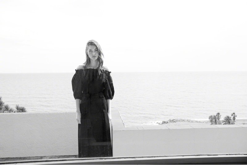 超模格蕾丝·伊丽莎白（Grace Elizabeth）出镜演绎Massimo Dutti popl