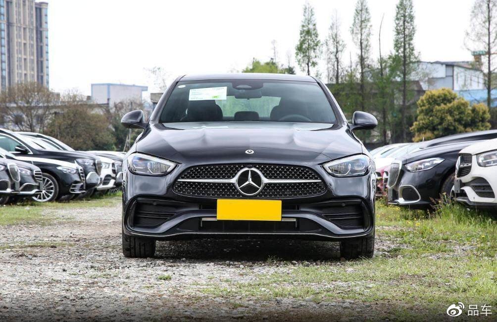 奔驰也良心了，C级以价换量，标配1.5T+9AT，选它还是3系？-新浪汽车