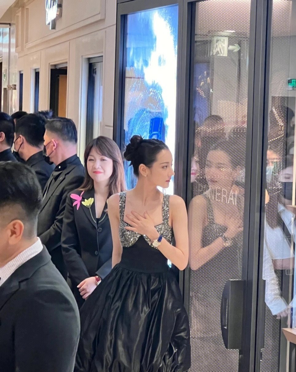 迪丽热巴生图yyds，这是不可否认的事实啊！__财经头条