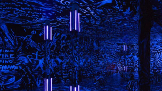 美国先锋艺术家 Laurie Anderson 在 MASS MoCA 展出两件 VR 作品|艺术家_新浪新闻