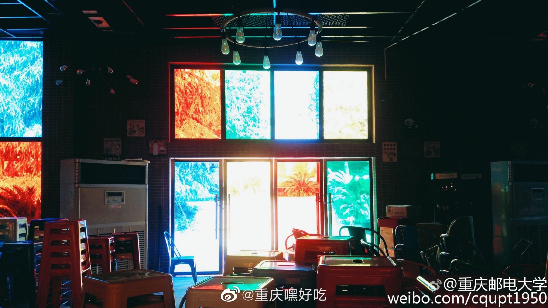 重庆邮电大学食堂yyds，堪称情侣约会圣地……