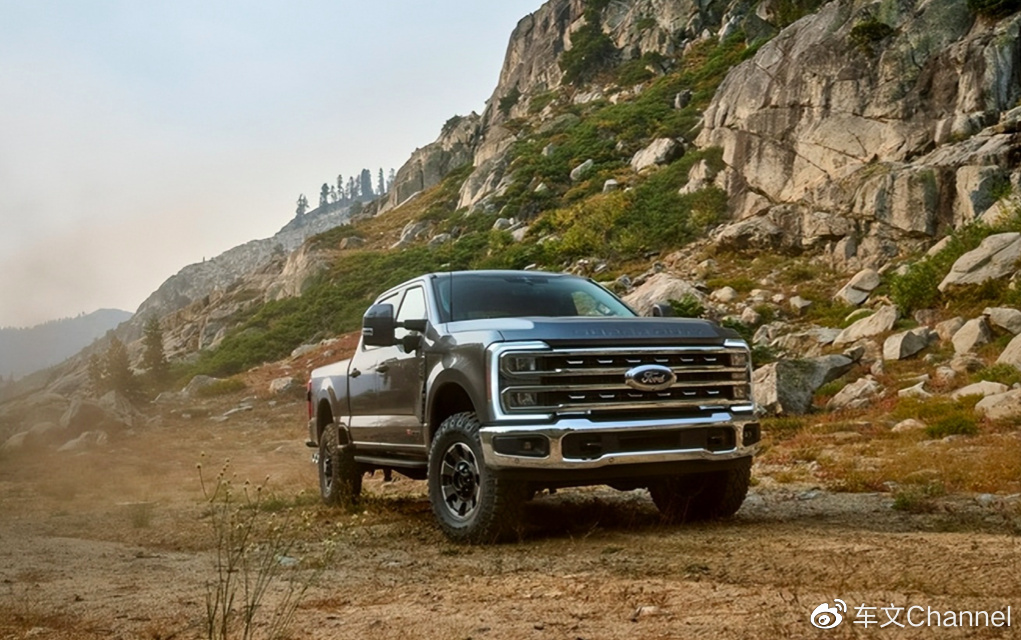 海外实拍全新福特Super Duty，四种动力可选，全是V8引擎