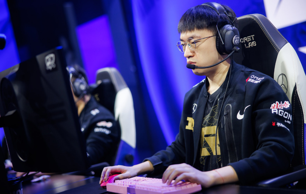 呼吸哥大战Zeus！RNG战心魔，S赛最有可能复仇T1的一次__财经头条