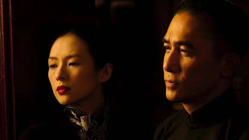 章子怡恭喜梁朝伟获得亚洲电影人奖，称“叶先生”，显高情商|一代宗师|2046|梁朝伟_新浪新闻