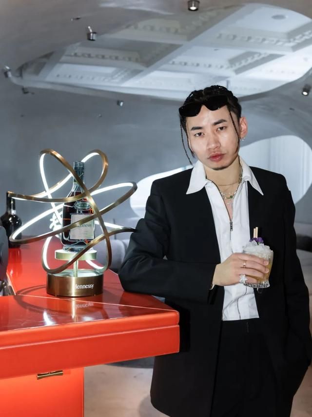 哪位男rapper是你心中的颜值天花板？|本名|出生|日期_新浪新闻