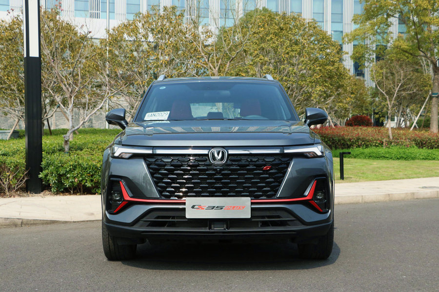 年轻人第一台SUV选它不会错，试驾2021款长安CS35PLUS蓝鲸版-新浪汽车