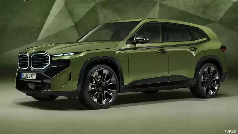 宝马XM新增四种新颜色，你觉得配得上236万的价格不？