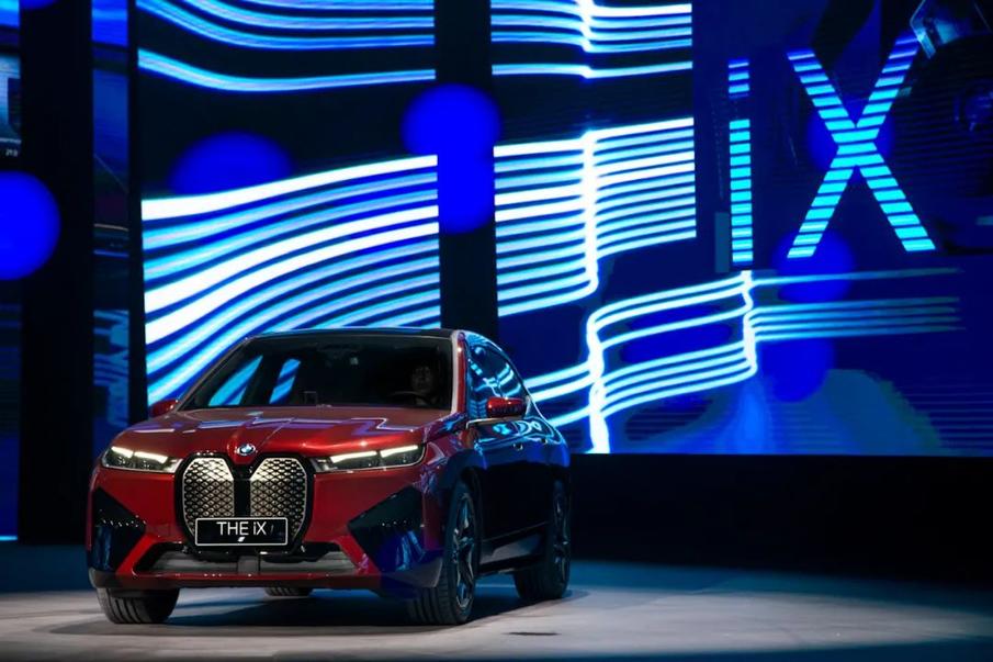 宝马集团之夜燃情上海！BMW iX国内首次正式亮相！-新浪汽车