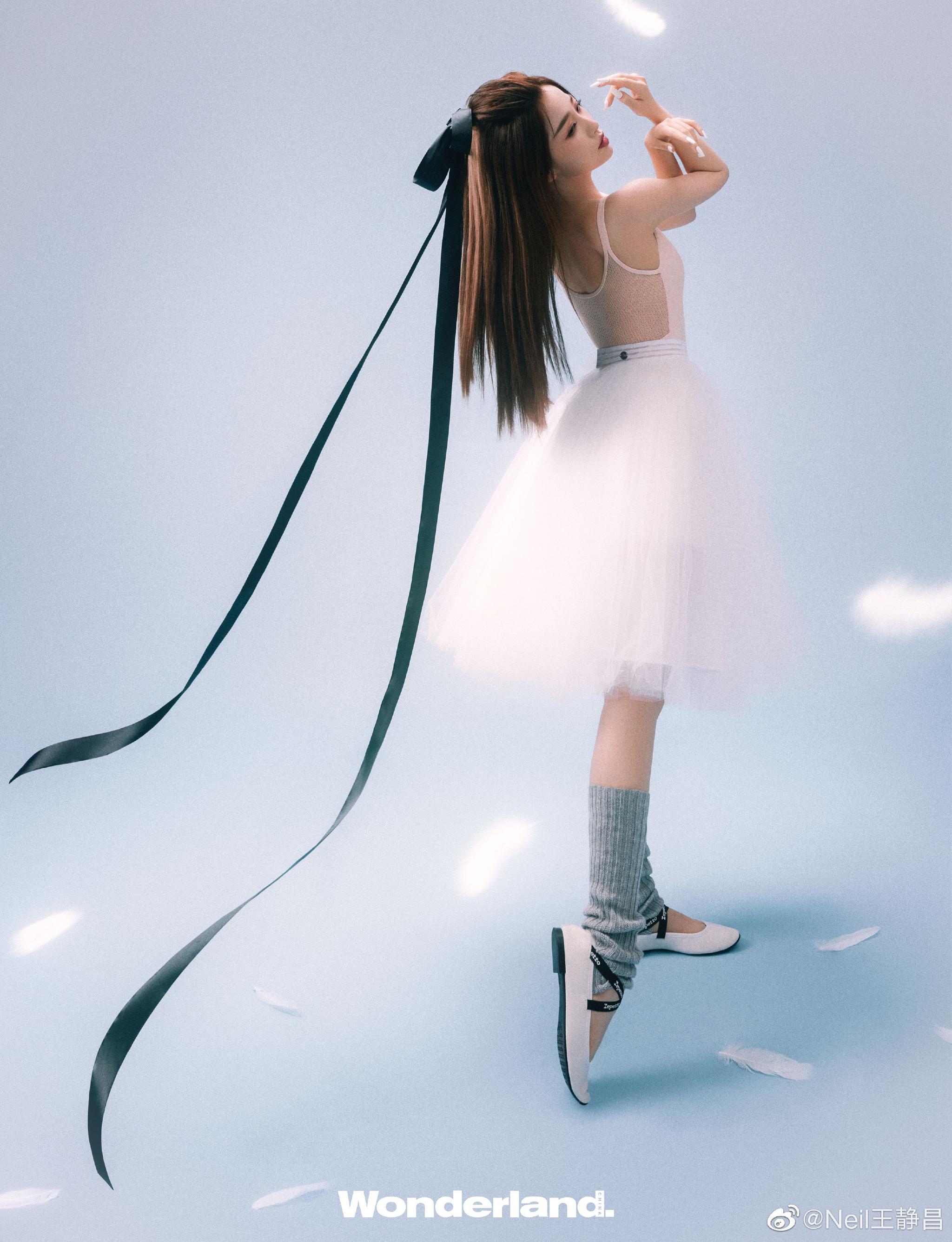 登上《Wonderland》杂志6月刊封面……__财经头条