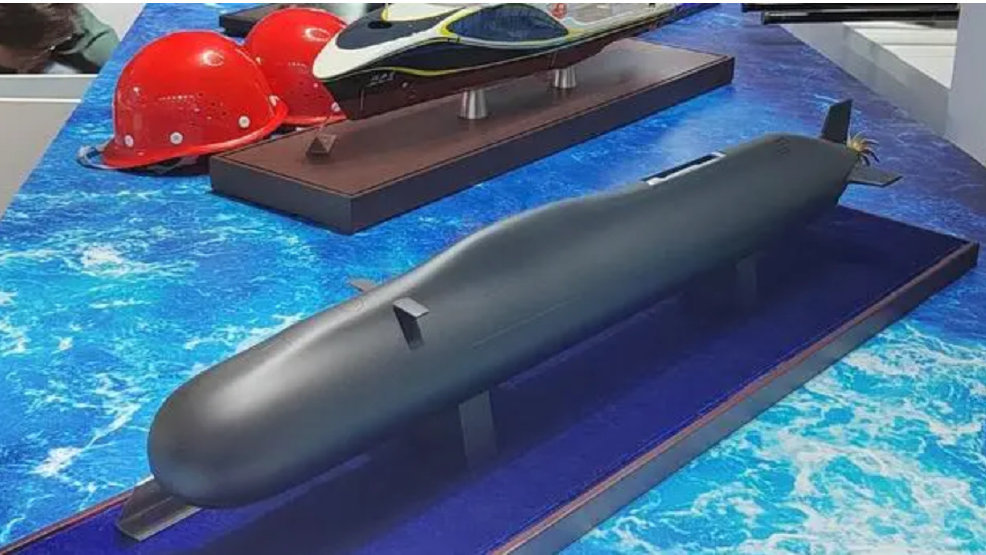 CSSC展出无人潜艇：智能化、吨位大、下潜深，能执行多种作战任务|潜艇|作战|智能化_新浪新闻