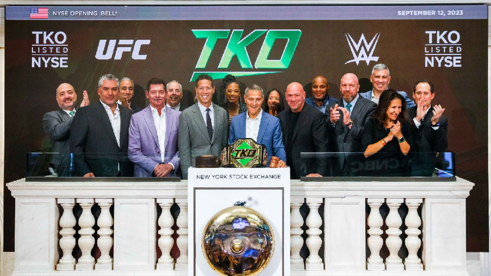 UFC与WWE合并公司TKO正式纽交所敲钟上市|TKO|伊曼纽尔|麦克马洪_新浪新闻