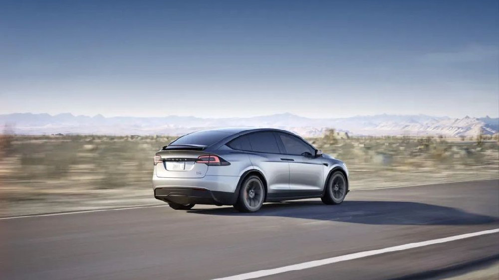 国产群英围攻Model Y，特斯拉如何应对？| 动察|特斯拉|群英|续航_新浪新闻