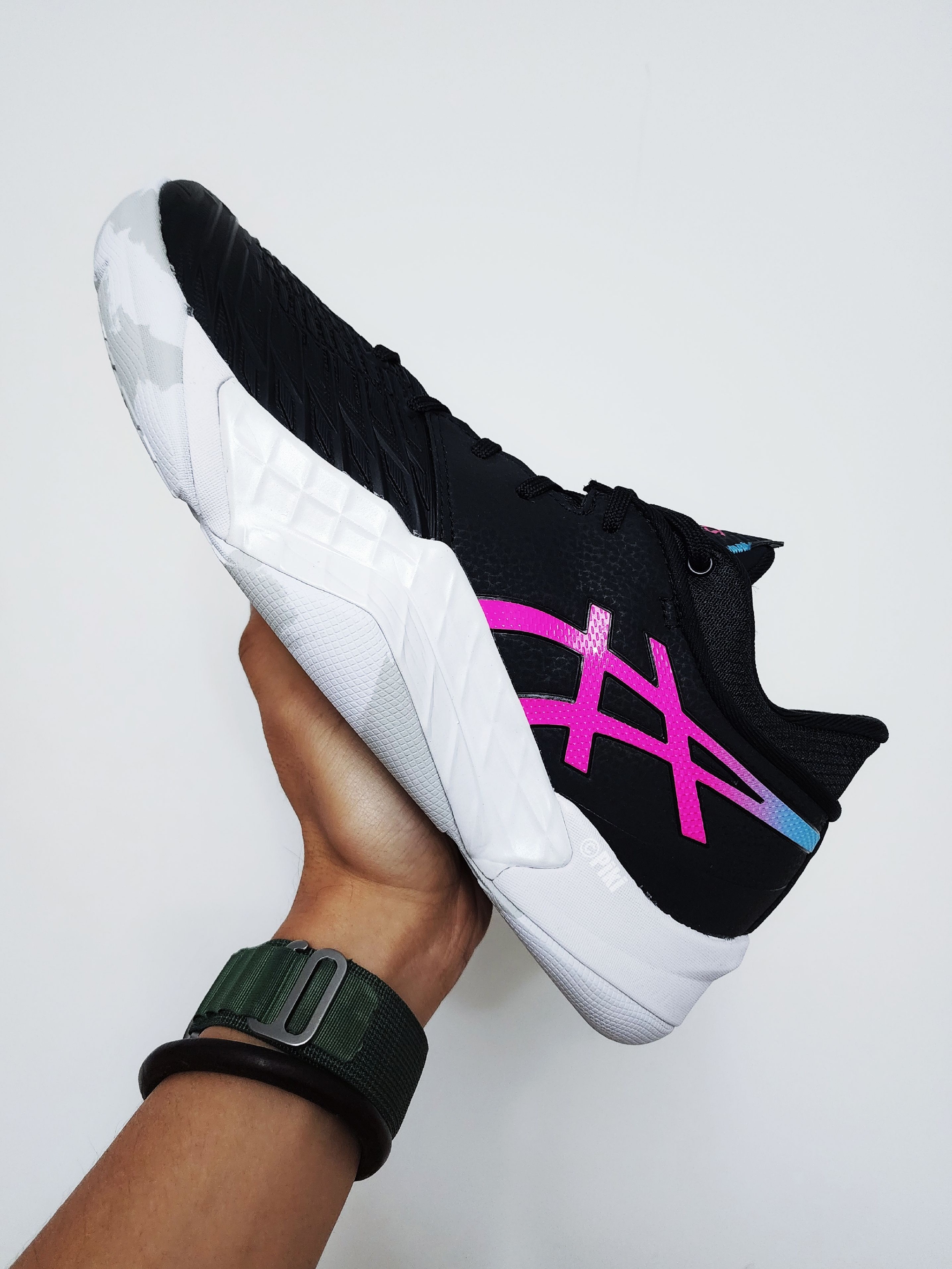 Asics UNPRE ARS Low 实战鞋基本功__财经头条