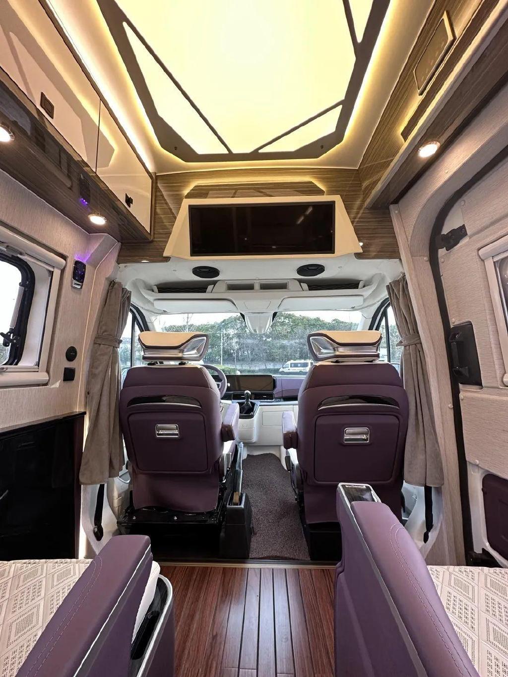 卫航B型新款黑豹来袭！福特V363底盘 2.3T+8AT 潮酷外观 不逊实力__财经头条